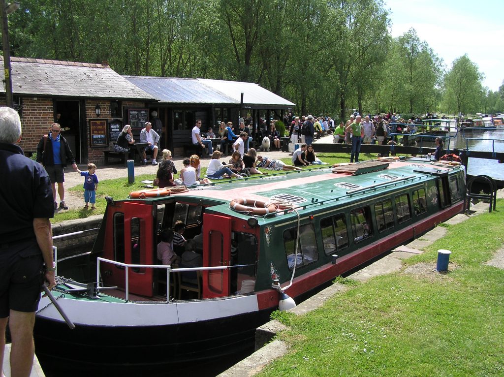 Paper Mill Lock Moorings - Essex Waterways