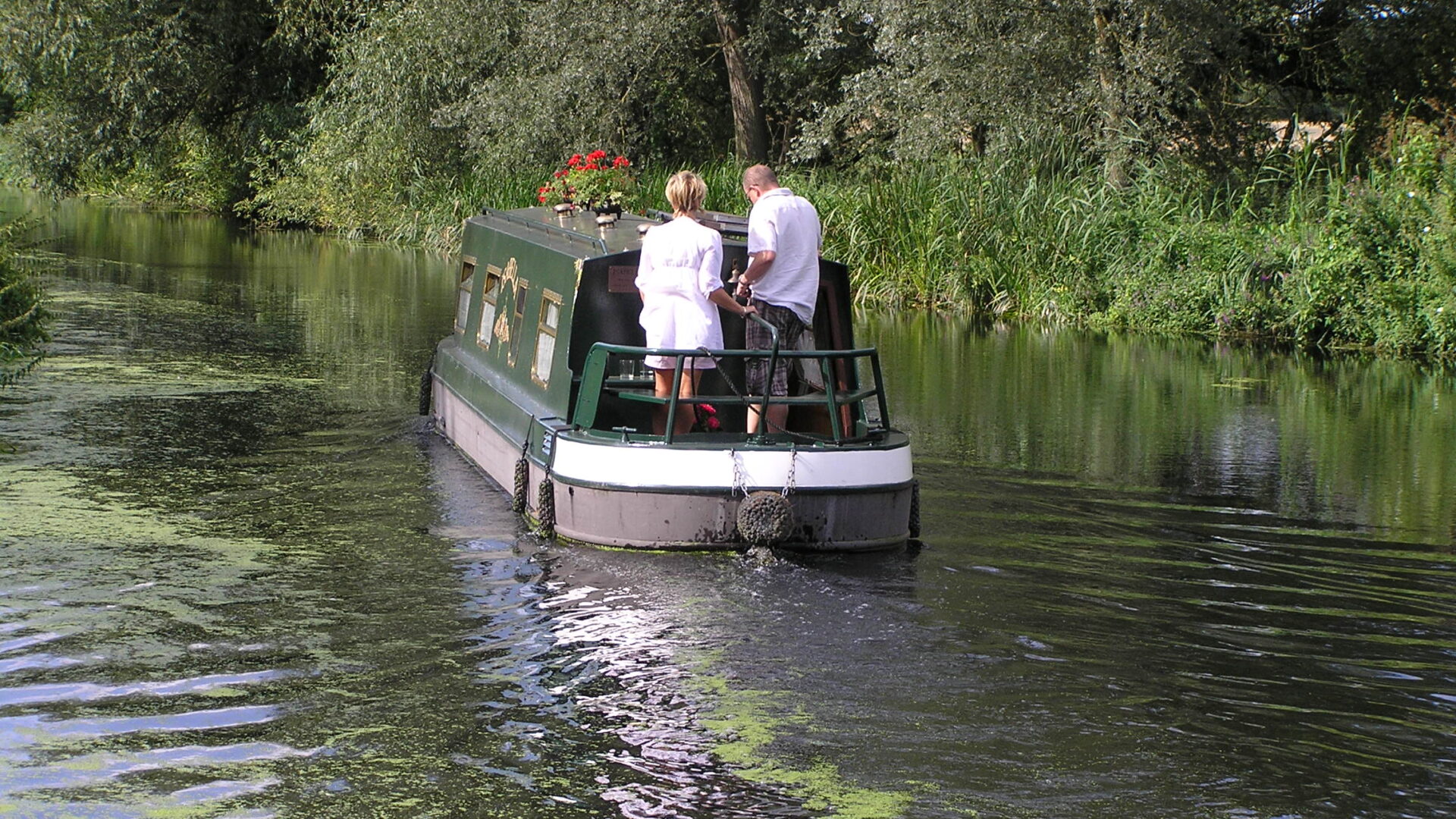 Paper Mill Lock - Essex Waterways