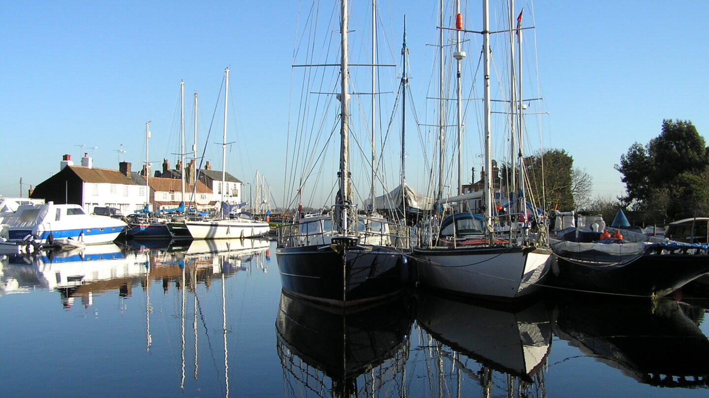 Hoe Mill Lock - Essex Waterways