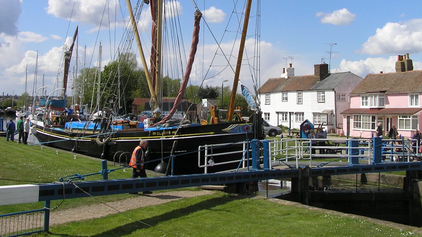 Visit - Essex Waterways