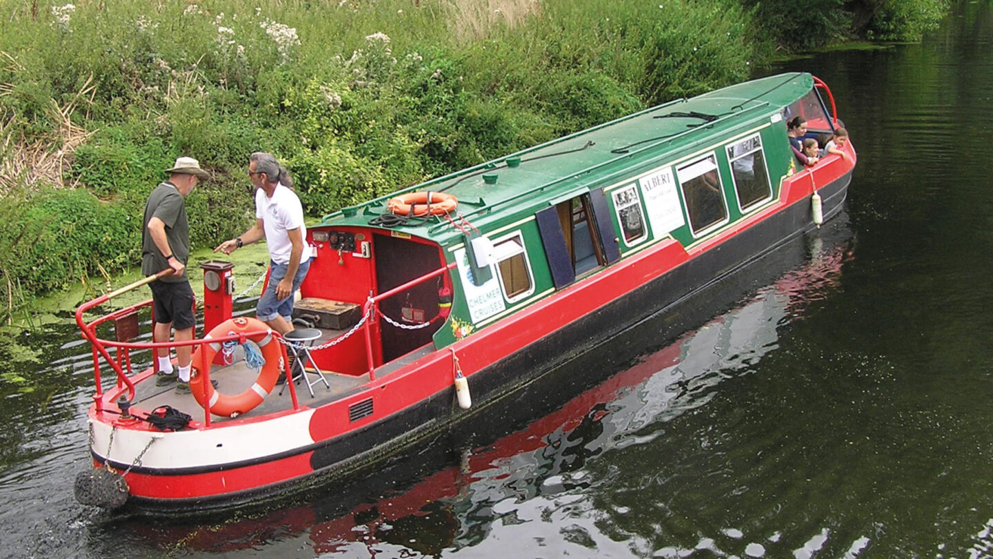Paper Mill Lock - Essex Waterways